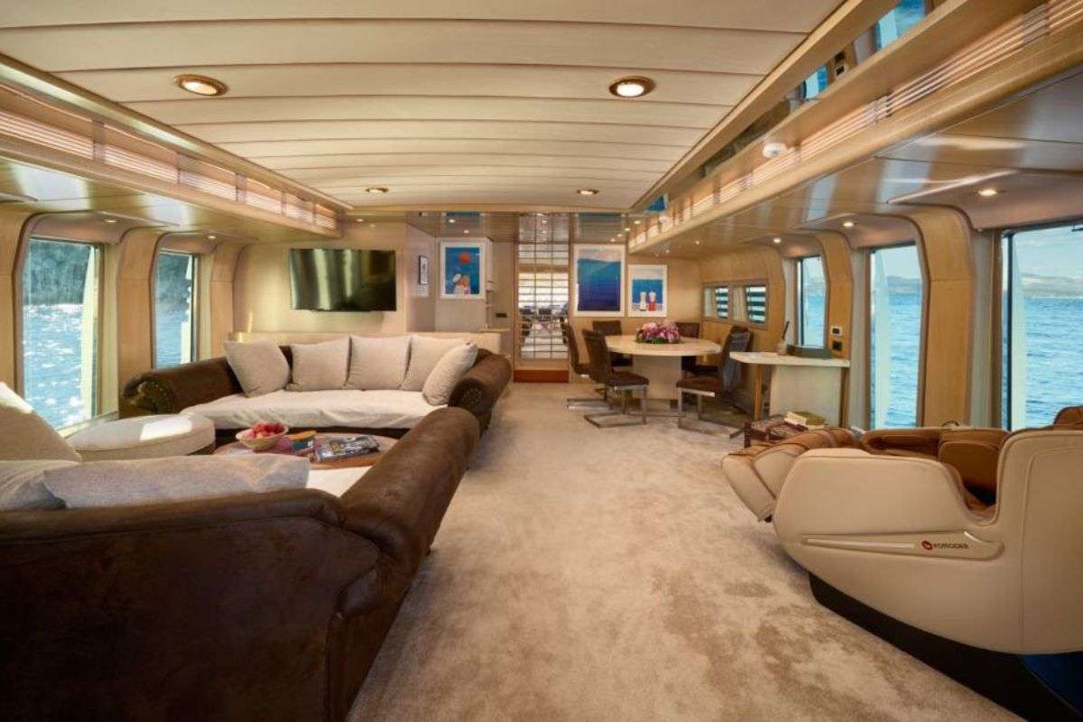 MARSHALL YACHT CHARTER MOTOR BOAT
